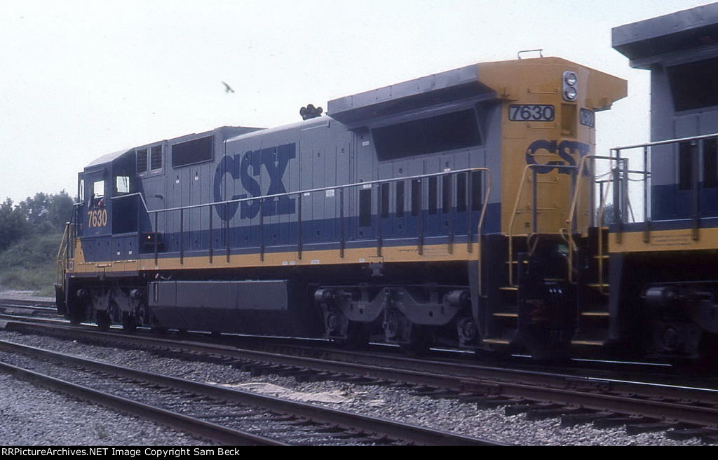CSX 7630--New C40-8